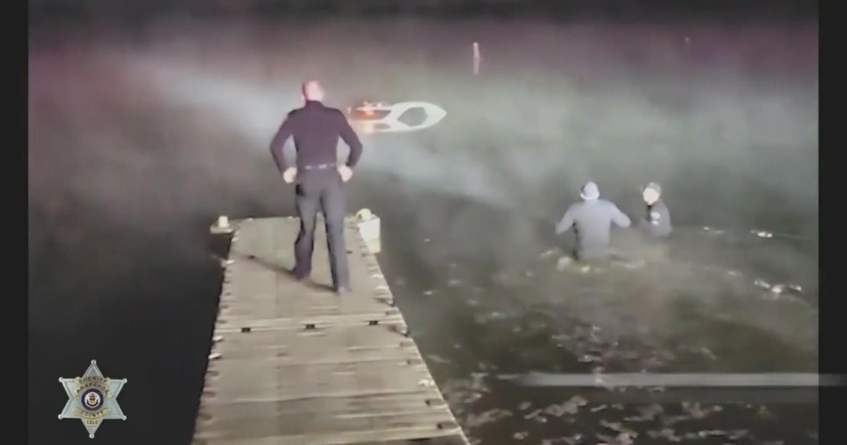 Dramatic video shows a deputy rescuing two women after they dove into ... Dramatic video shows a deputy rescuing two women after they dove into ...