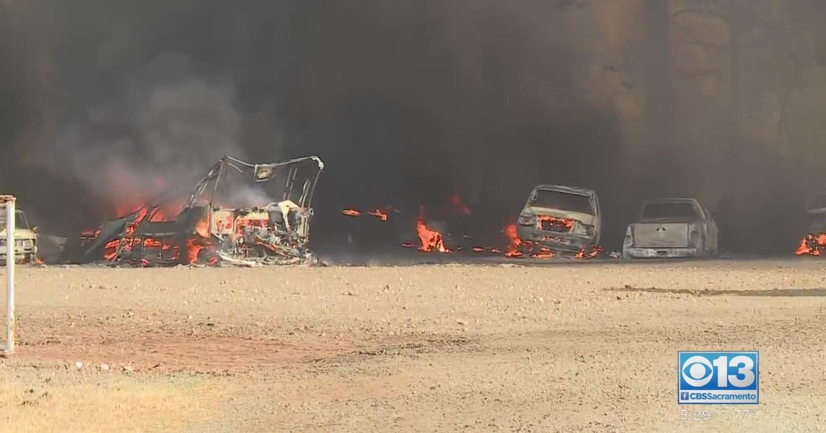 Vehicles in Foresthill burned by Mosquito Fire - CBS Sacramento