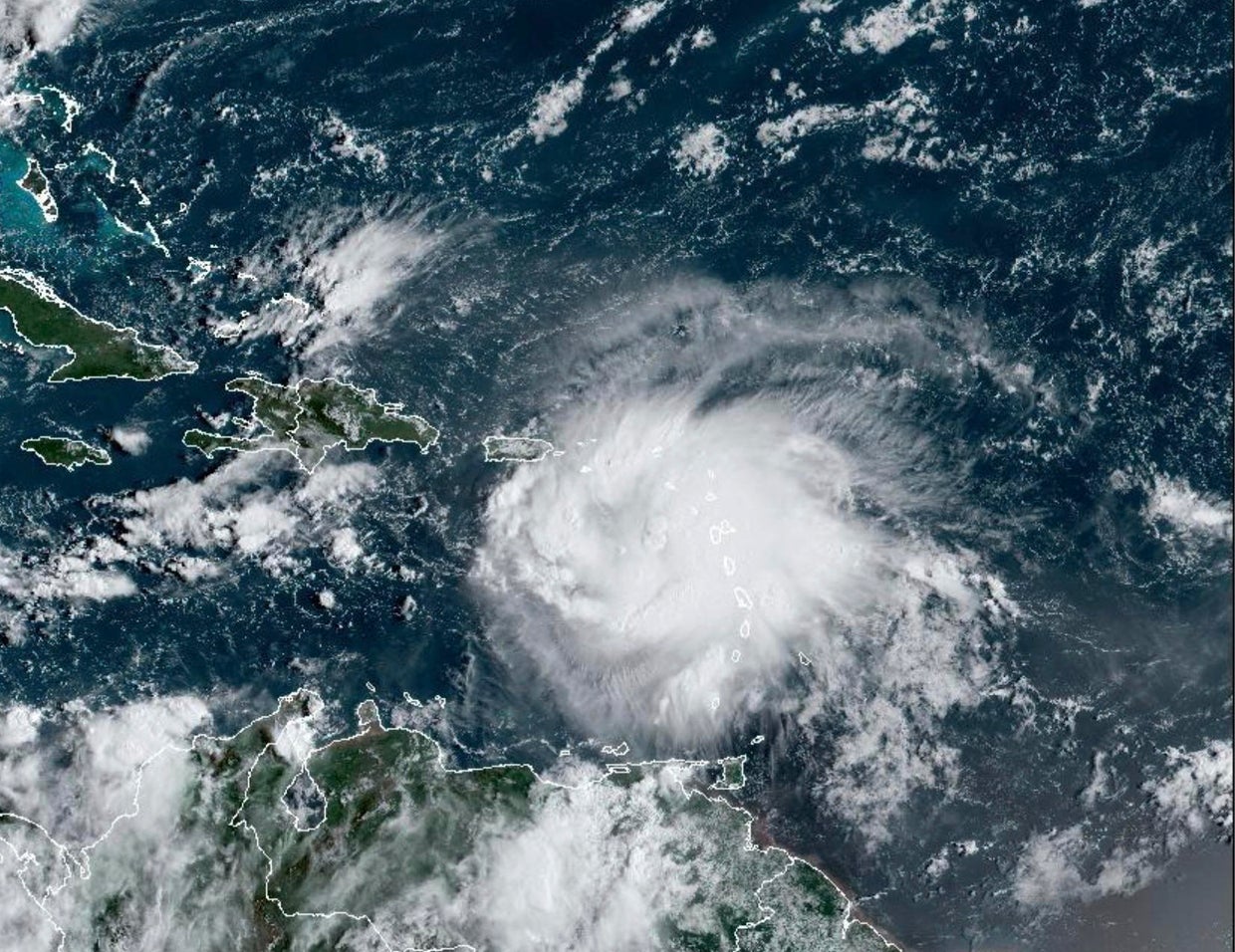 Puerto Rico under hurricane warning as Tropical Storm Fiona approaches ...