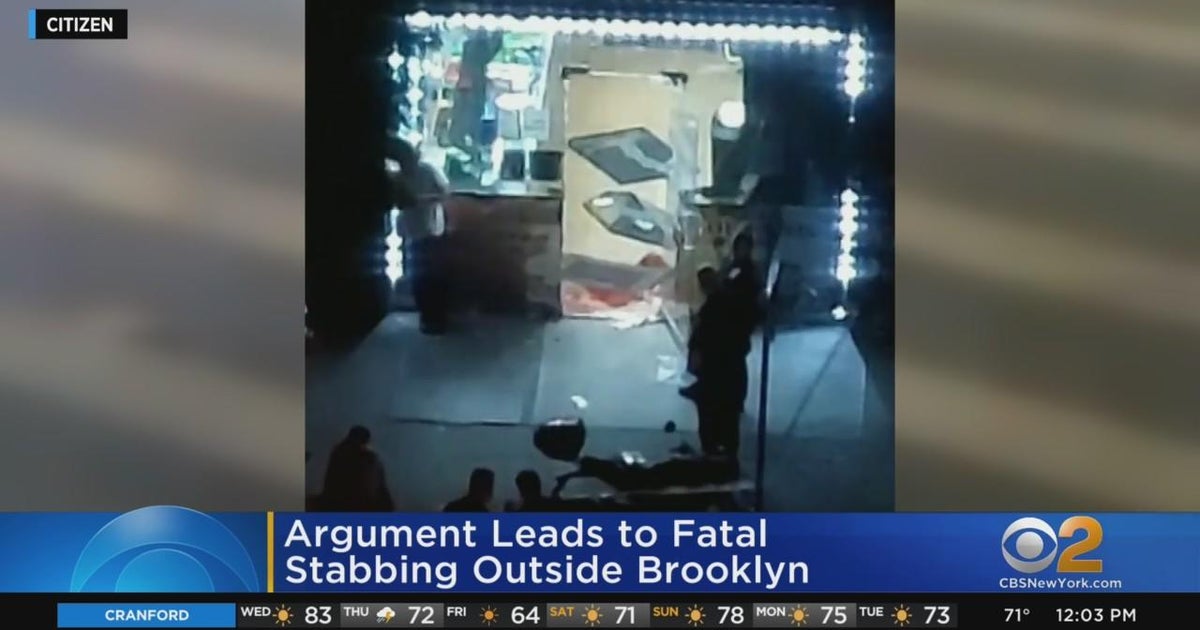Man Stabbed To Death At Brooklyn Smoke Shop Cbs New York