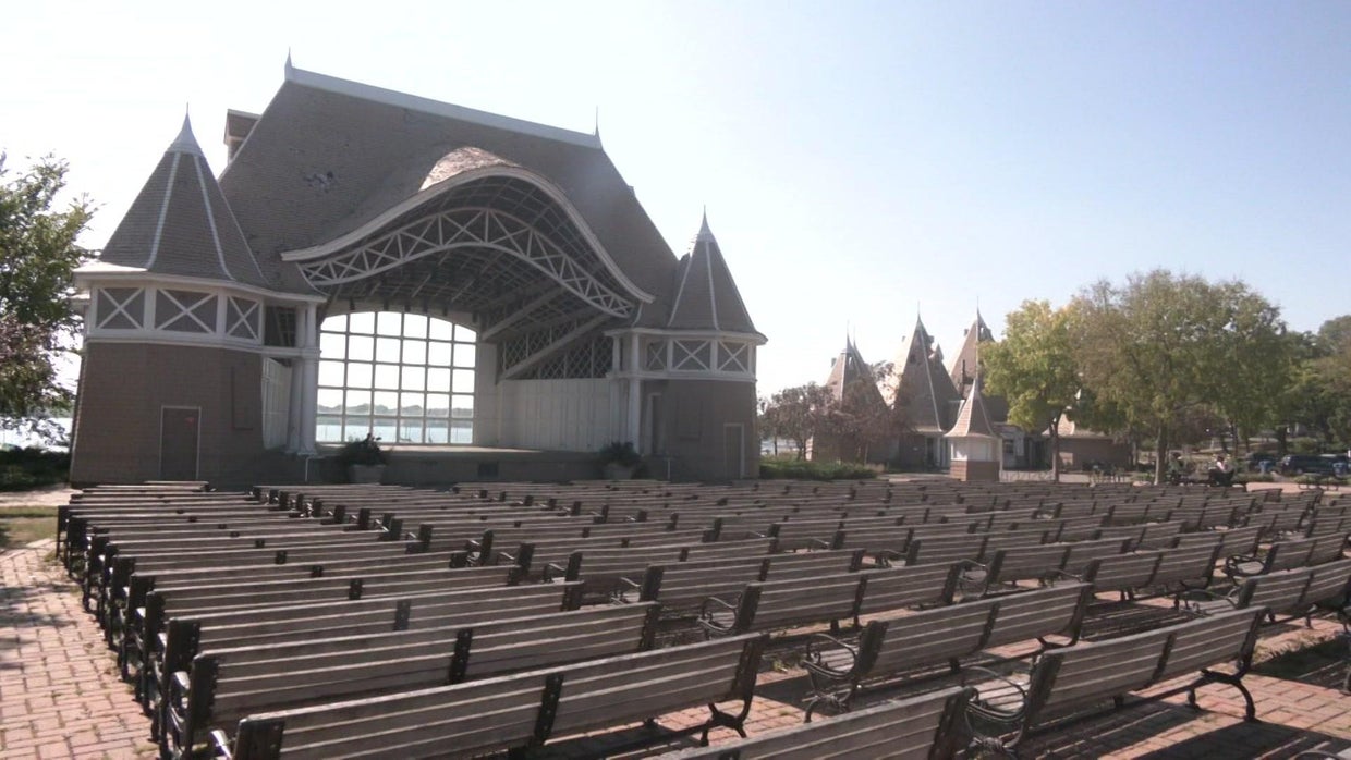Calls grow for return of Lake Harriet Bandshell's original blue hue ...
