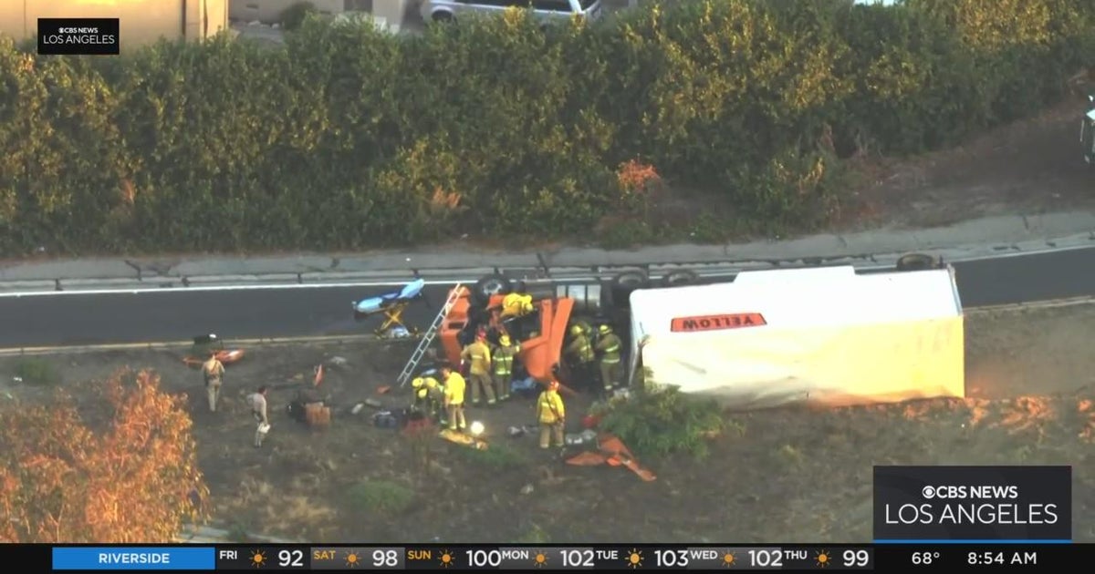 Big Rig Overturns On 710 Freeway In Long Beach Cbs Los Angeles