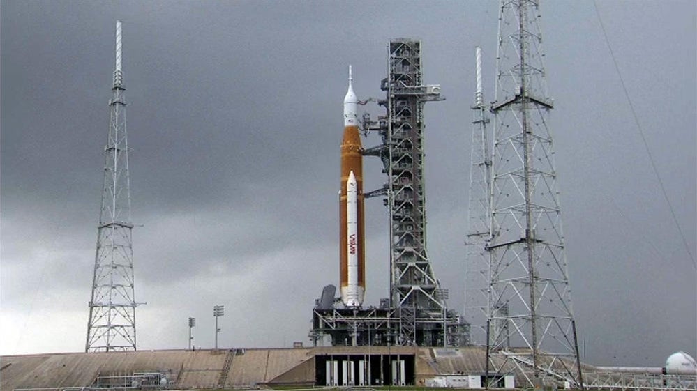Possible hurricane poses threat to NASA's Artemis moon launch plans ...