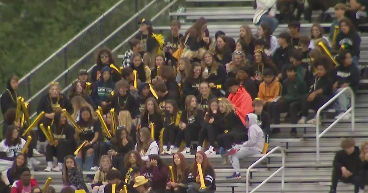 Oak Forest High School pauses to remember former students killed - CBS ...