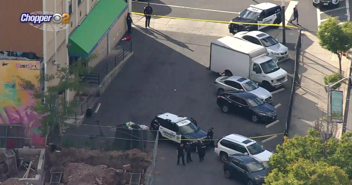 Woman shot in Newark, investigation ongoing - CBS New York