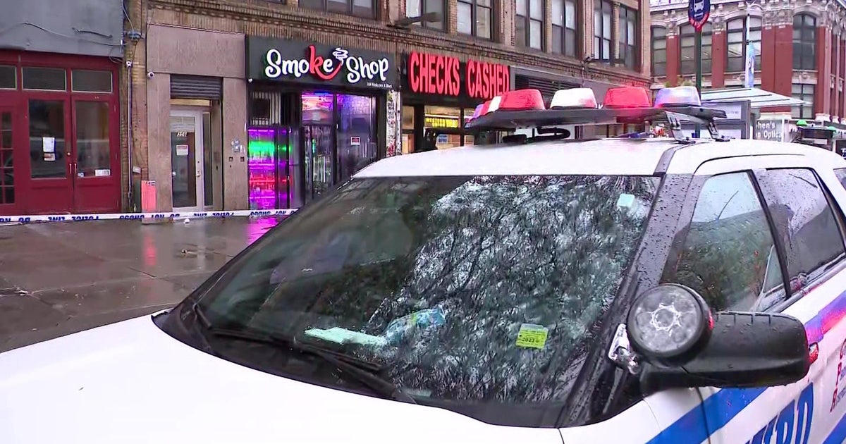 Retired NYPD detective shot in Harlem, 1 other injured - CBS New York