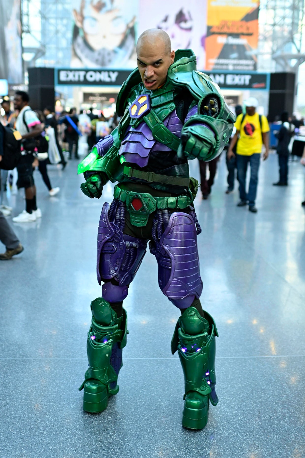 Cosplayers show off intricate costumes at New York Comic Con