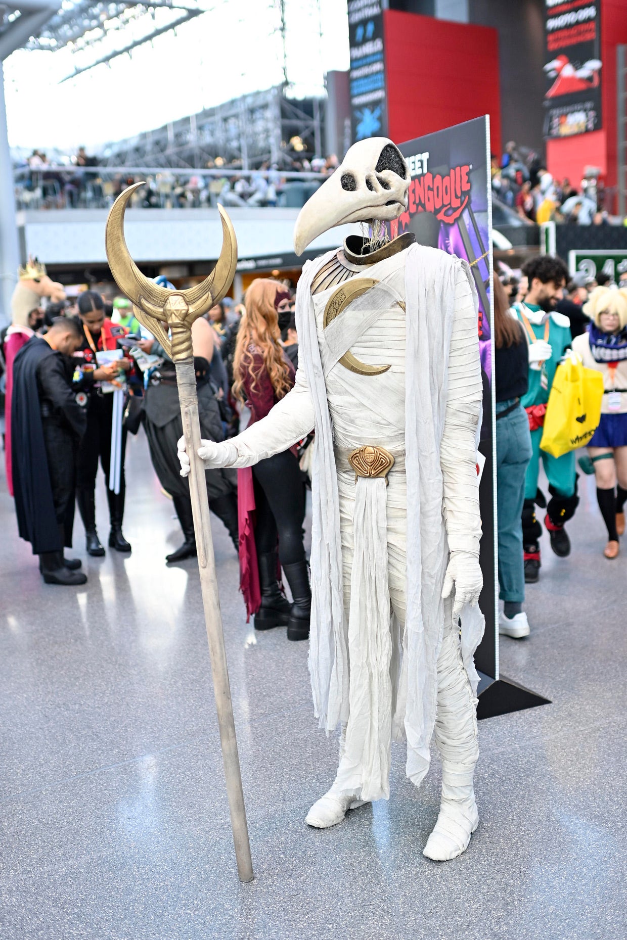 Cosplayers show off intricate costumes at New York Comic Con