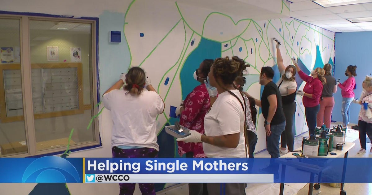 Single moms paint mural at Jeremiah Program building - CBS Minnesota
