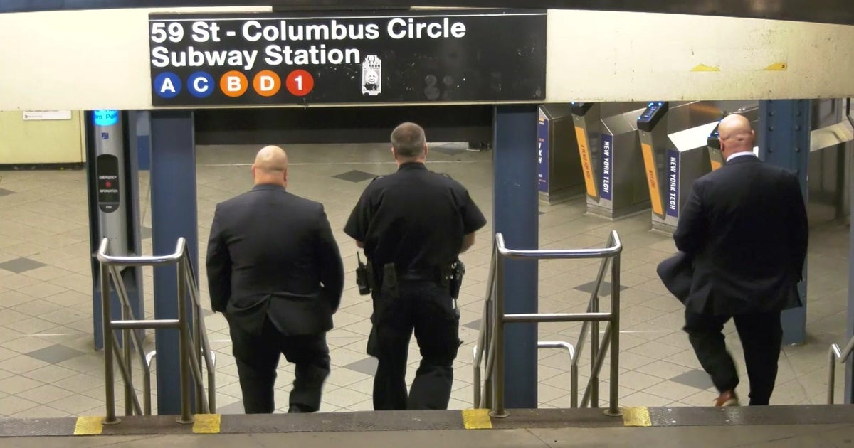 Police: Subway rider slashed, pepper sprayed by man asking for money ...