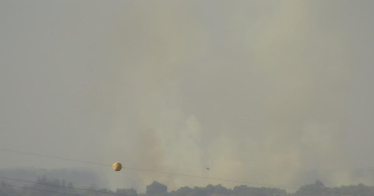 Grass fire in Natomas continues to burn, no structures threatened - CBS ...
