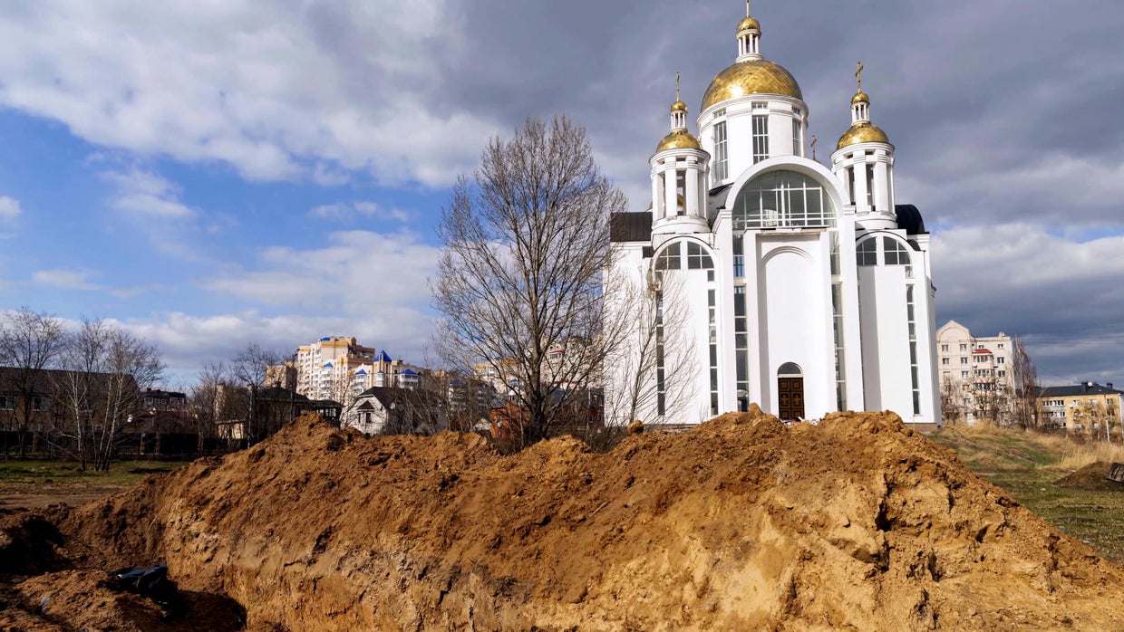 The stories of the victims found in a mass grave in Bucha, Ukraine - 60 ...