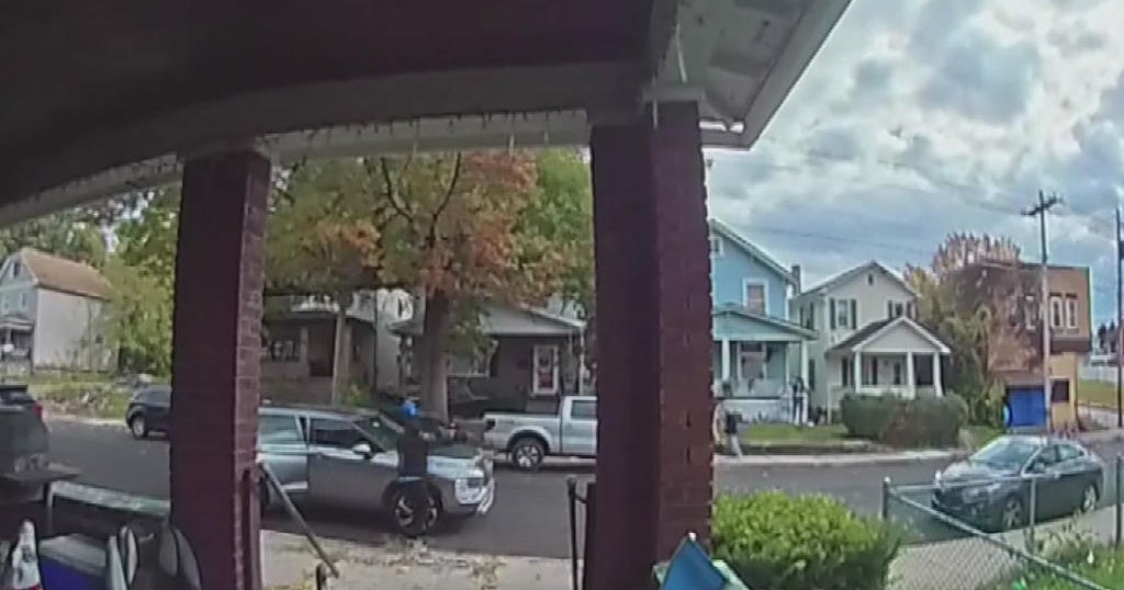 Search underway for suspects after car shot up in Arnold - CBS Pittsburgh