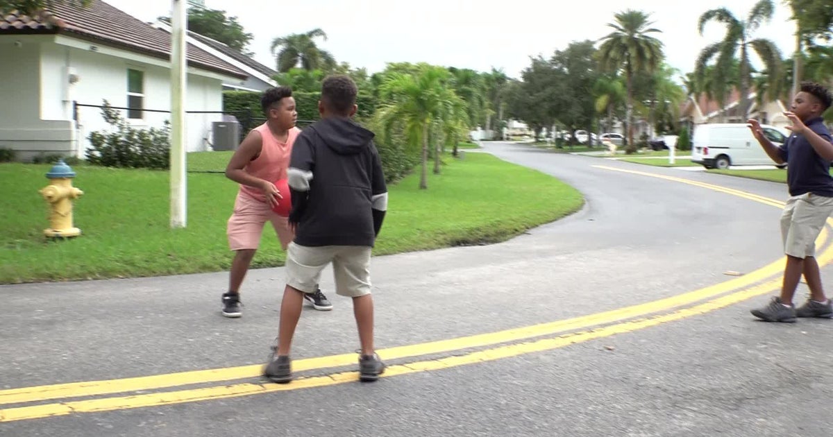 Experts are predicting a harsh recession beginning next year - CBS Miami