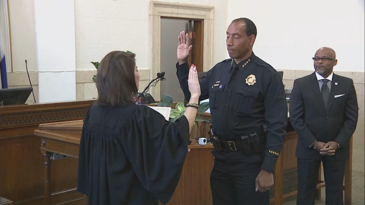Ron Thomas officially sworn in as Denver Police Chief - CBS Colorado