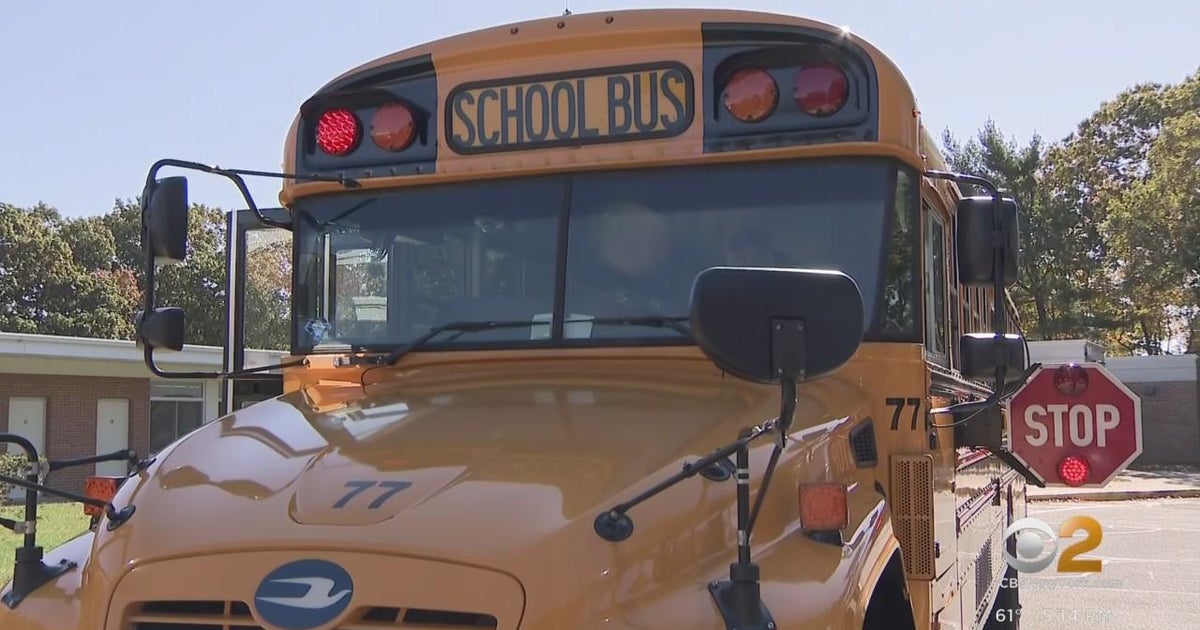 Advocates teaching kids how to stay safe while getting off school bus ...