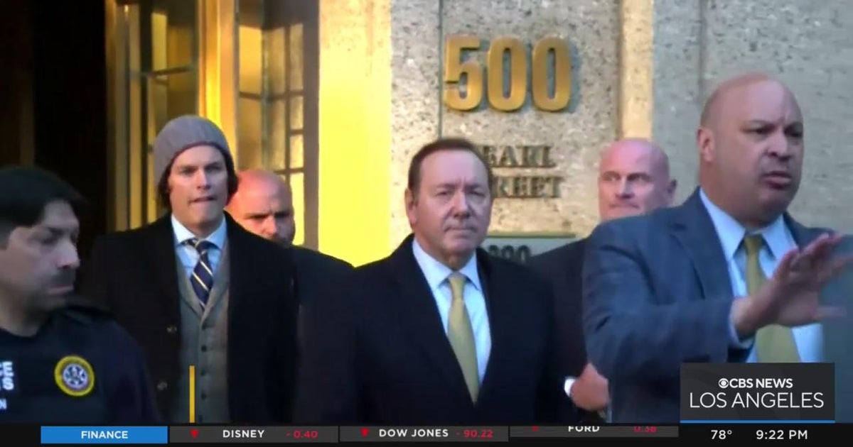 Kevin Spacey found not liable in sexual battery case in New York - CBS ...