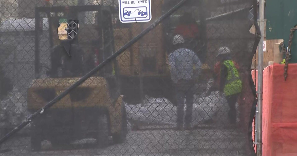 Individual falls into 25-foot-deep hole at Upper East Side construction ...