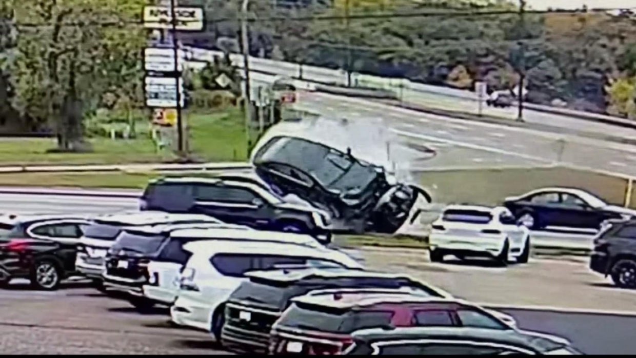 Dramatic drunken driving crash in Wisconsin caught on camera - CBS Minnesota