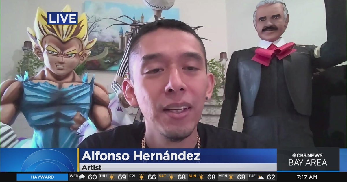 Artist Alfonso Hernandez creates giant Selena piñata for Día de los ...