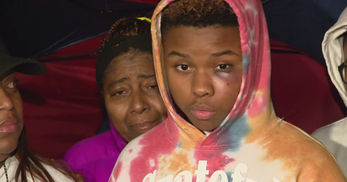 Substitute teacher accused of beating teenage boy at Waukegan school ...