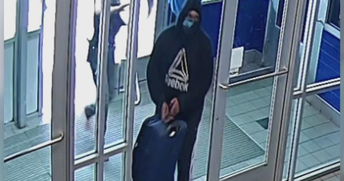 New pictures show suspect in deadly shooting outside Greyhound Bus ...