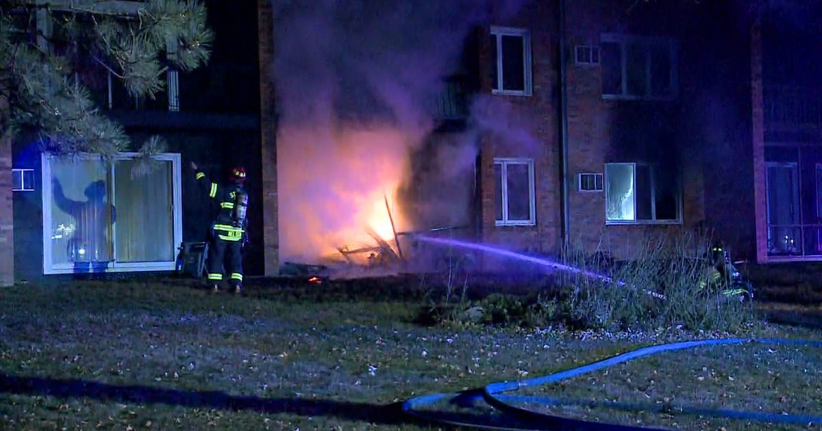 Condo building catches fire in St. Louis Park - CBS Minnesota