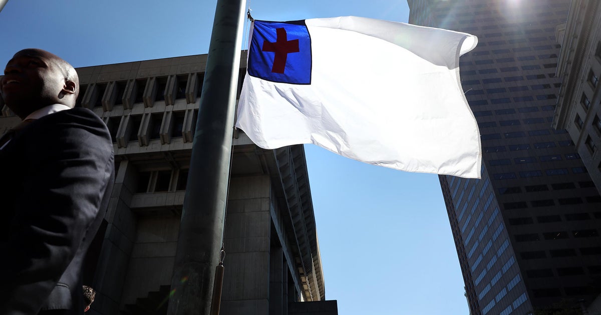 Boston pays out $2.1 million to settle Christian flag legal case - CBS ...