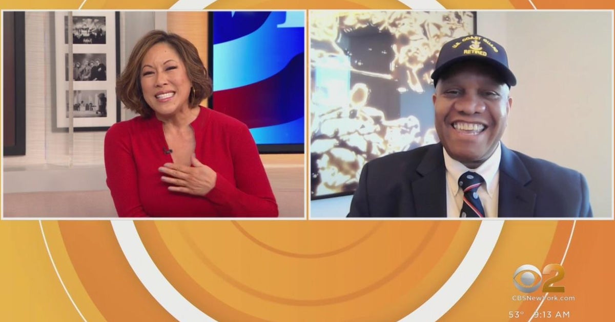 Grand Marshal gearing up for Veterans Day Parade - CBS New York