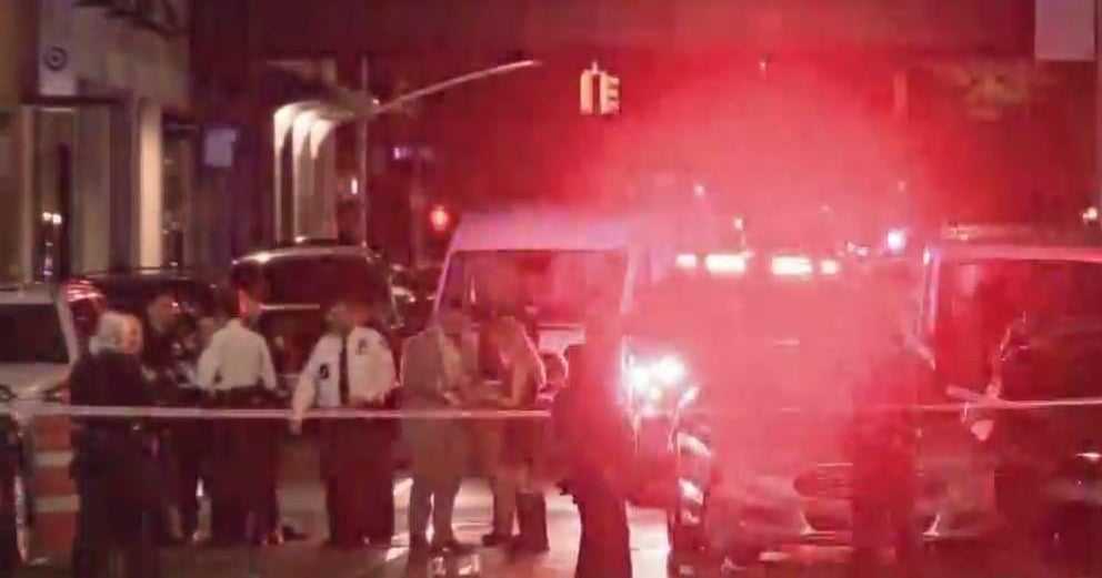 1 dead, 2 hurt in late-night shooting in Chelsea - CBS New York