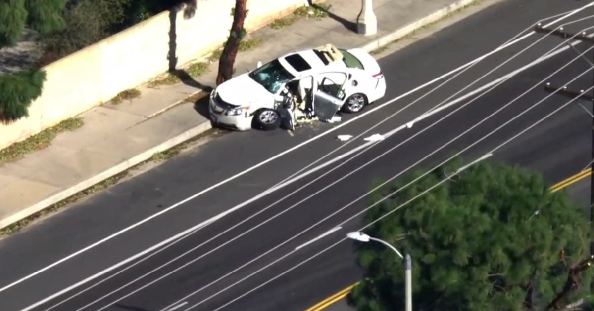 Three injured in multi-vehicle crash in Chatsworth - CBS Los Angeles Three injured in multi-vehicle crash in Chatsworth - CBS Los Angeles