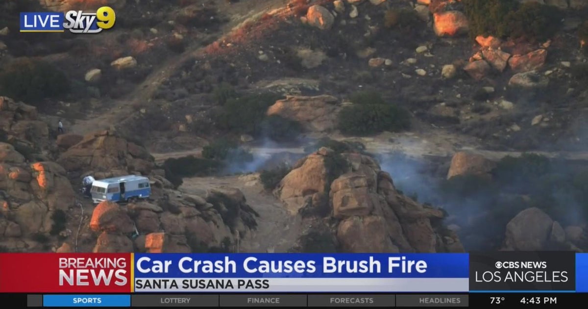 Brushfire sparks from car crash in Santa Susana Pass - CBS Los Angeles