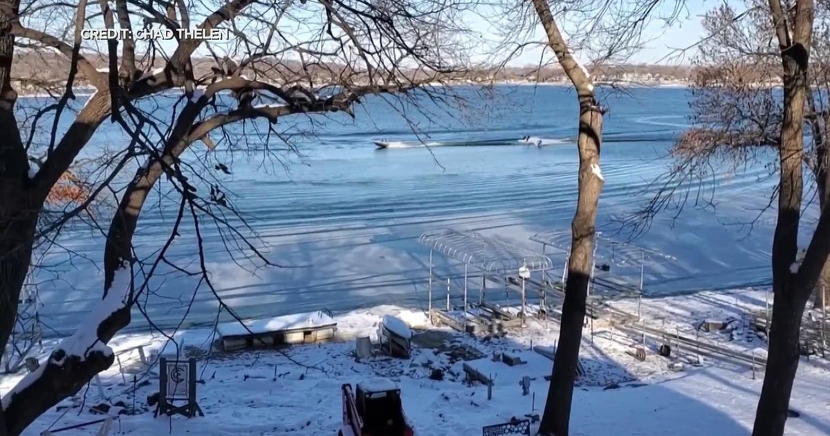 Video: Water skiers cruise frigid Prior Lake - CBS Minnesota