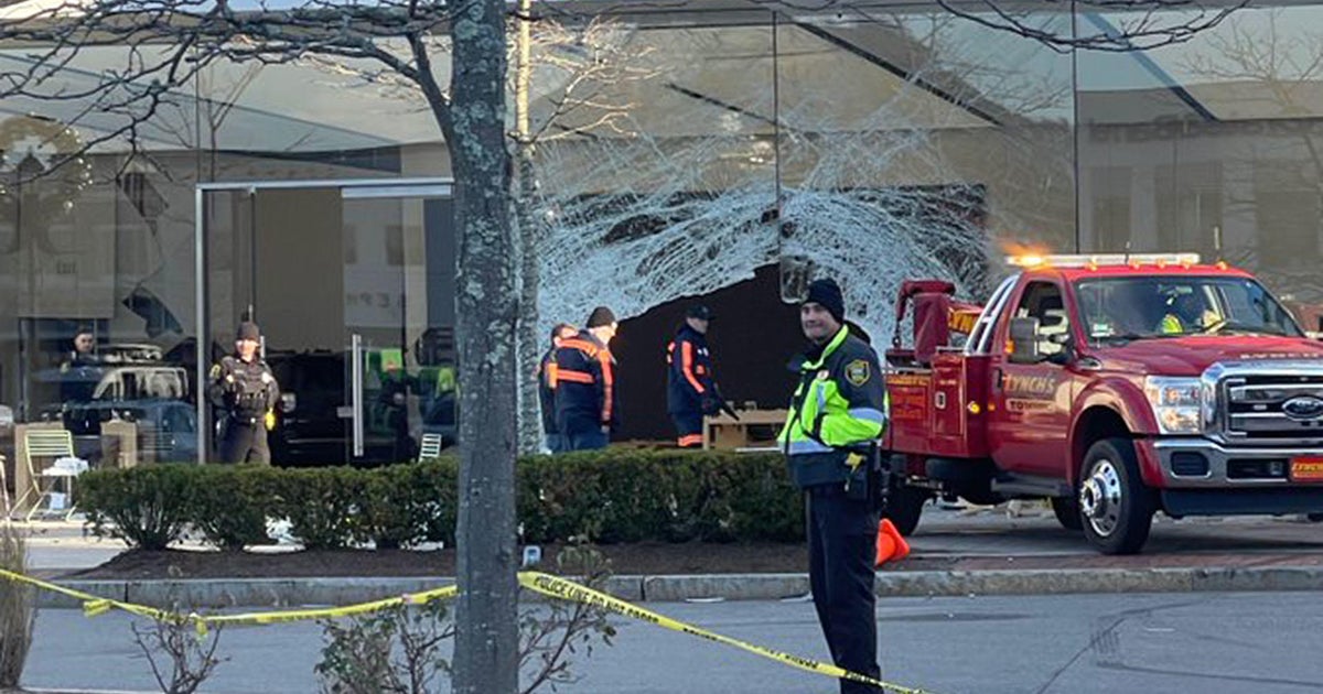 'It's traumatizing,' Apple Store SUV crash victims suffered head, limb ...
