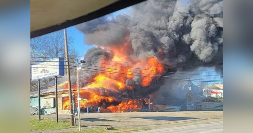 Half-mile radius around Harrison Township Country Pools & Spas store ...