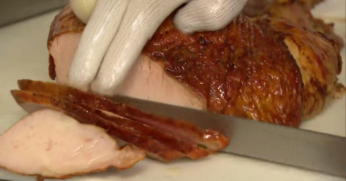Levy Restaurants preps 3,000 Thanksgiving meals - CBS Chicago