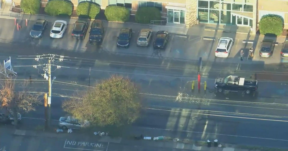 Water main break floods street in Northeast Philadelphia - CBS Philadelphia