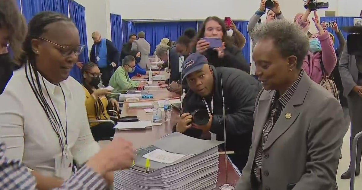 Lori Lightfoot Chuy Garcia Officially File To Run In 2023 Mayoral Race