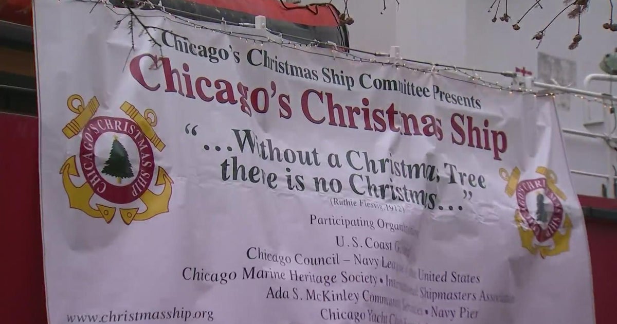Chicago Christmas tree ship returns at Navy Pier - CBS Chicago