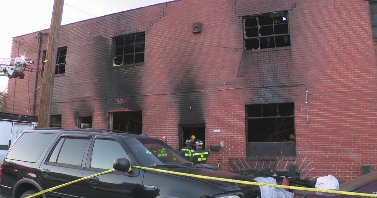 Family reacts to fatal fire - CBS Baltimore