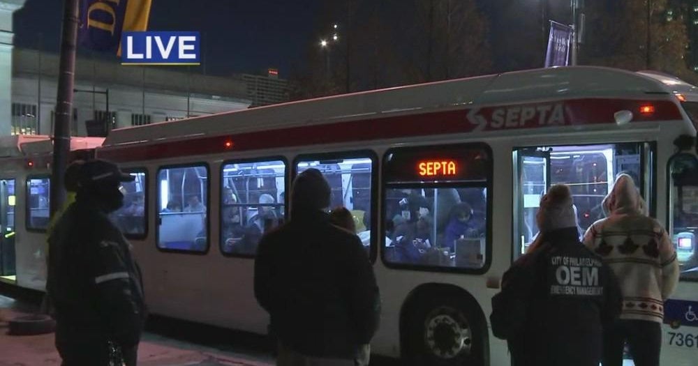 Sixth bus of migrants arrives in Philadelphia - CBS Philadelphia