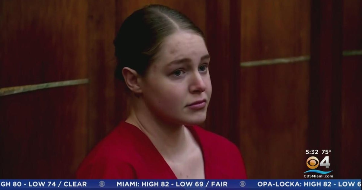 Judge to decide if Courtney Clenney can be released on bond - CBS Miami
