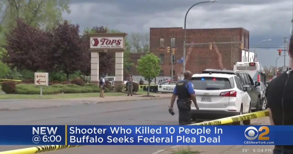 Shooter accused of killing 10 in Buffalo seeks federal plea deal - CBS ...