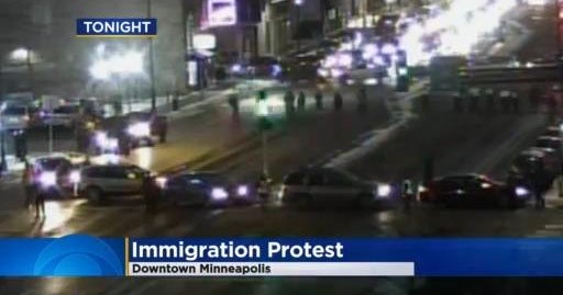 Immigration protesters block downtown Minneapolis intersection near Sen ...