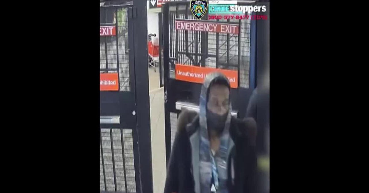 NYPD releases video of alleged subway slasher - CBS New York