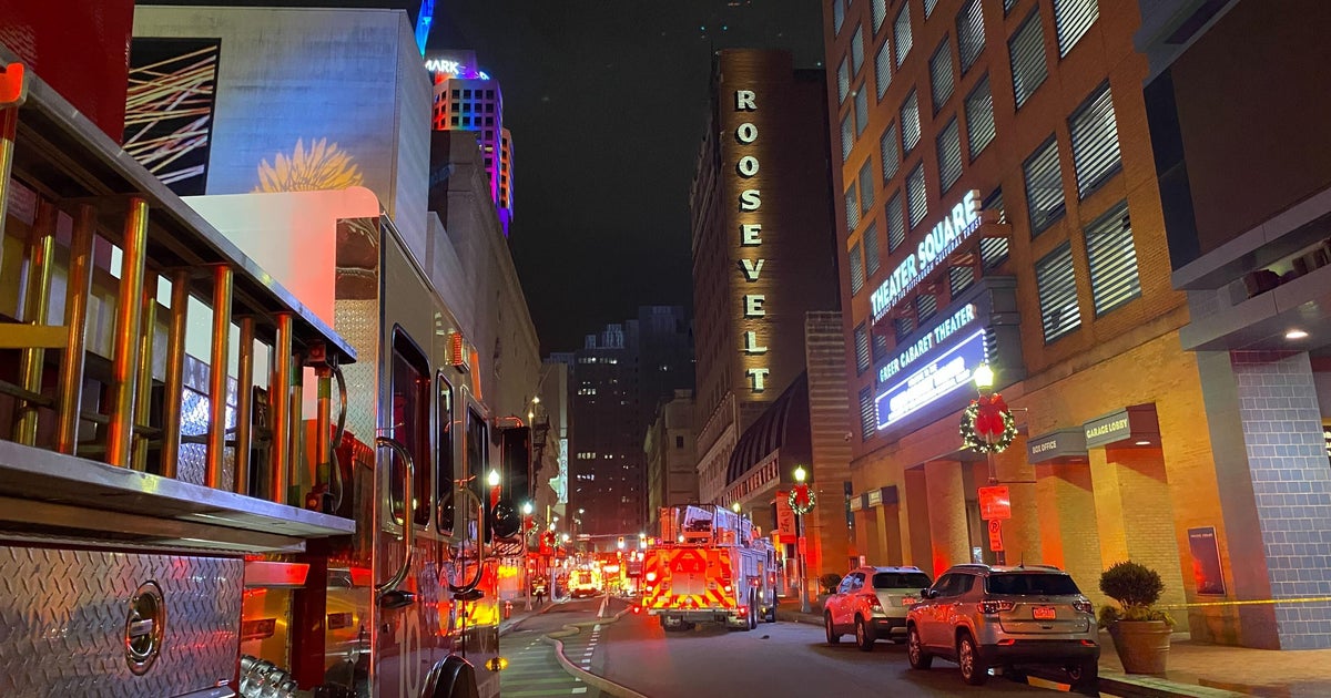 Roosevelt Building fire: 1 person dead, 2 first responders injured in ...