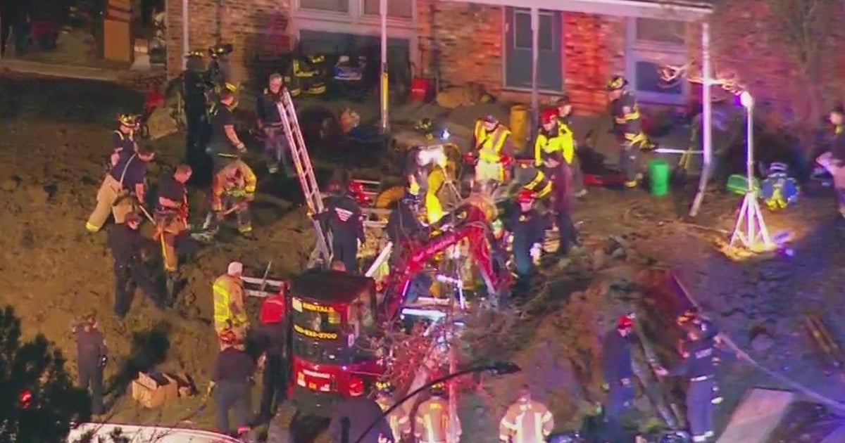 Worker dies after trench collapse in Buffalo Grove - CBS Chicago