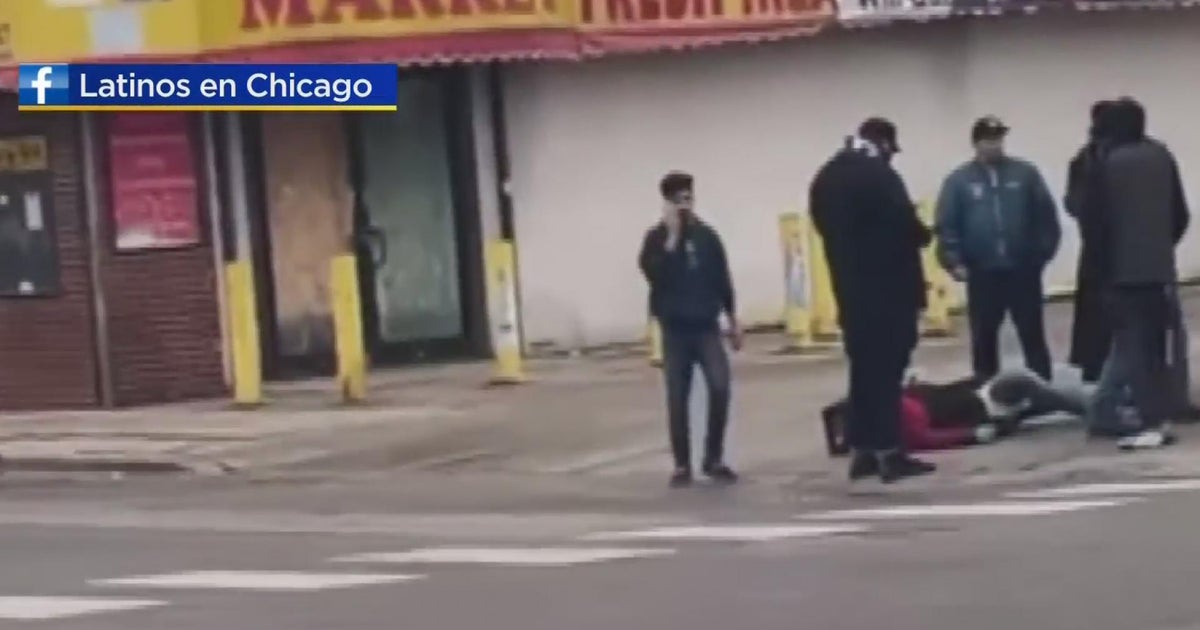 Son shot while trying to protect food vendor father being robbed - CBS ...