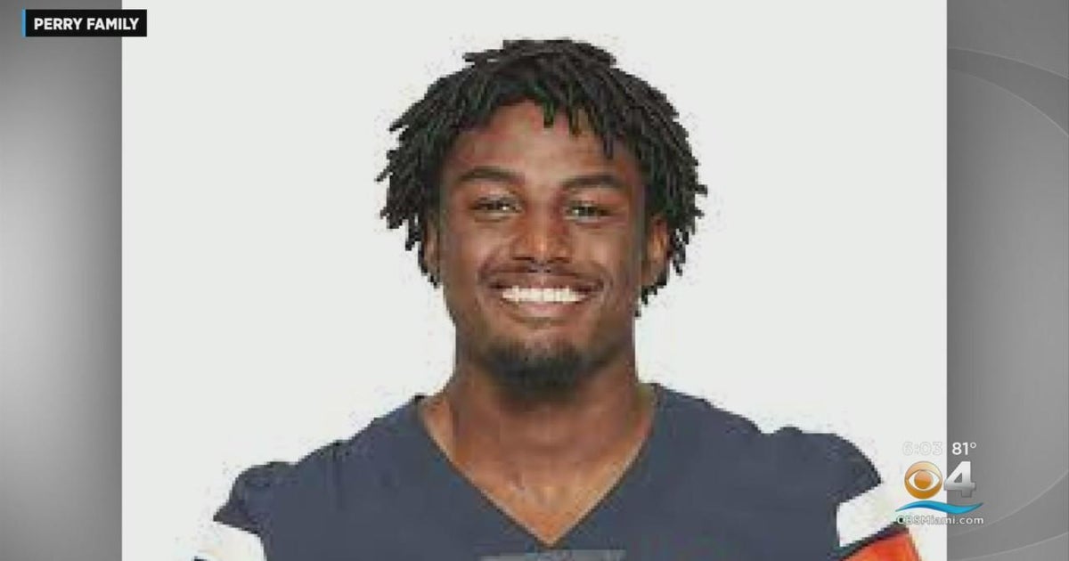 D'Sean Perry relatives speak about their son's murder - CBS Miami