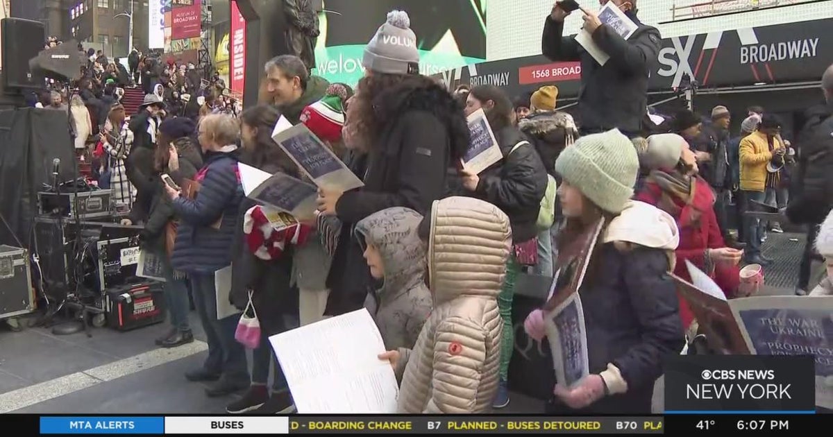 Times Square filled with song and prayer for Ukraine - CBS New York